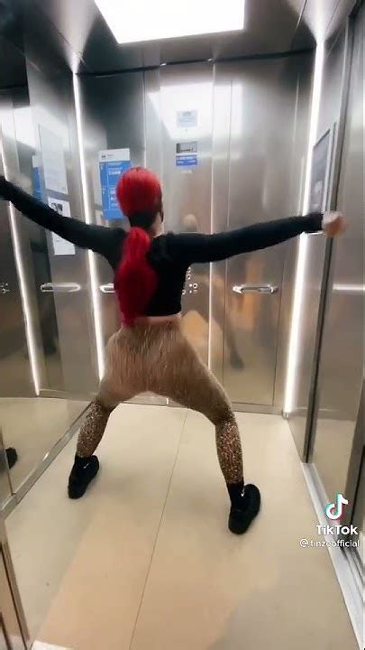 Tinze Twerk On Elivator Twerk Youtube