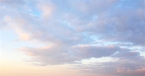 파스텔 구름이 있는 새벽 하늘입니다 새벽 수평선 스카이라인 배경 0명에 대한 스톡 사진 및 기타 이미지 0명 구름 구름 풍경 Istock