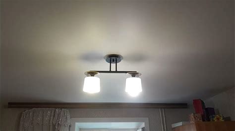 Как включить и выключить свет Youtube