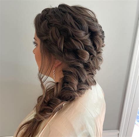 11 Side Swept Hairstyles For Every Occasion And Polished Look