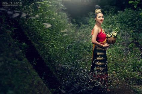 ปักพินโดย Chakrit Sitisara ใน Thai Old World