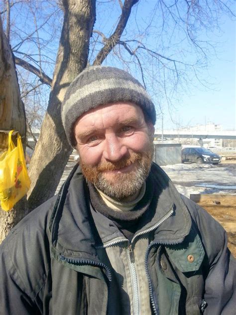 Бомж вернул москвичке кошелек и отказался от помощи Metro