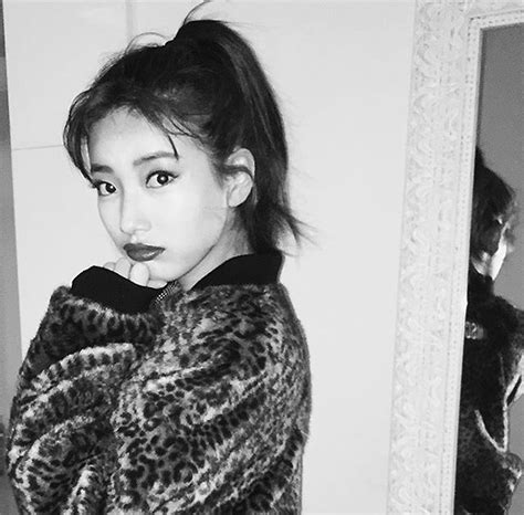 파격의 걸크러쉬…수지 치명적 시크 디스패치 뉴스는 팩트다