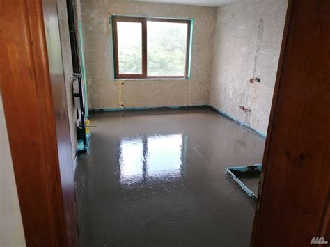 Саморазливна подова замазка за водно подово отопление Строителни услуги Варна Предлага
