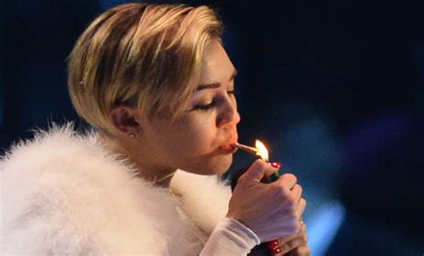 Miley Cyrus Named Mtv Artist Of The Year Entertainment Others News