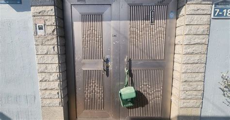 먼저 사장님께서 숨고 채팅이나 통화상으로 아주 친절히 응대해주셨고 다른 숨고 견적대비 합리적인 가격으로 진행해주셔서 감사했습니다 설치중에도 손잡이 위치나 필요한 상황에