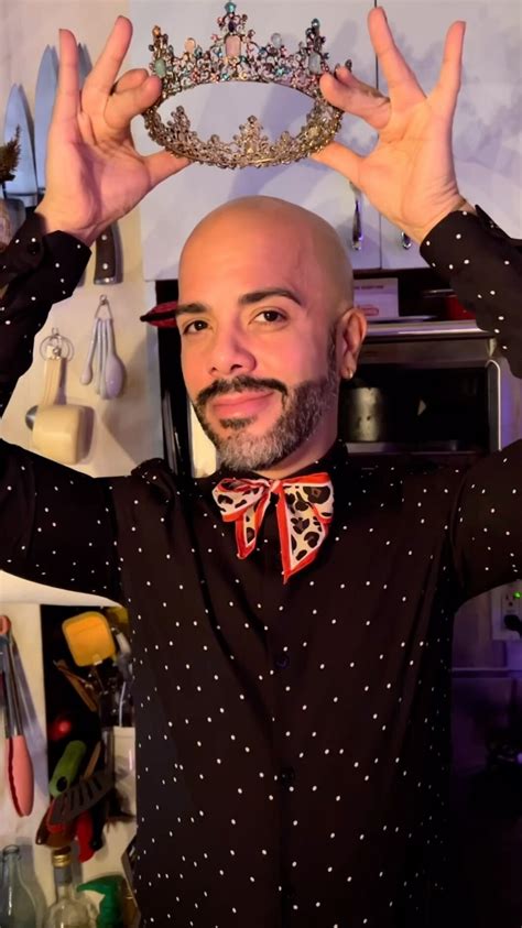 Contact Michael Munoz — Michael Muñoz