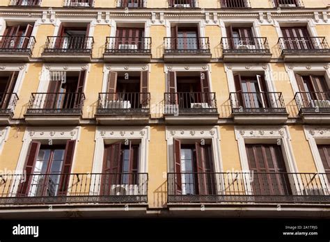 Detail Of Building Showing Pattern Of Windows Stock Photo Alamy