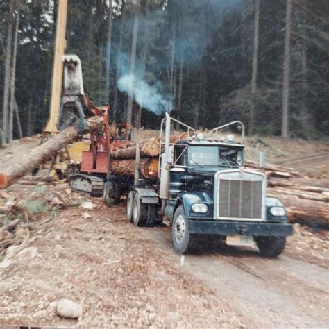 Pin By Colby Dibble On In It For The Long Haul Kenworth Trucks