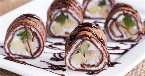 შოკოლადის ბლინები ხაჭოსა და ხილის გულსართით რომელიც ყველაზე საშინელ ხასიათზე მყოფ მეუღლესაც კი