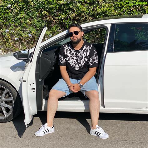 Oussama Ramzi Instagram Are You Lost Bibi Gorl Gethu Cinema