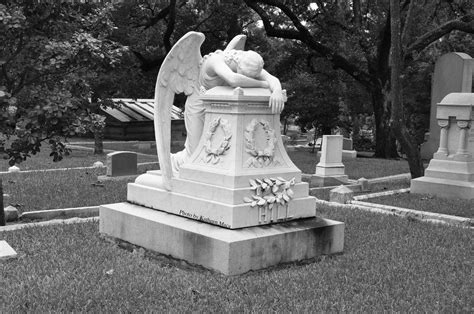 Weeping Angel Statue Grave