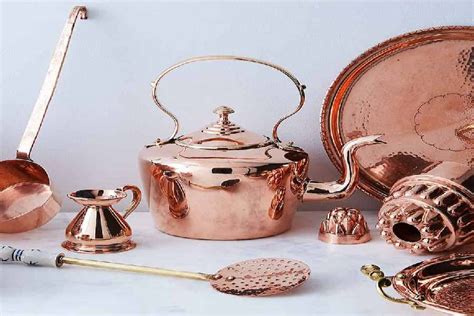 ظروف مسی؛ مینا کاری ساده پایه دار مناسب پخت سریع غذا آراد برندینگ