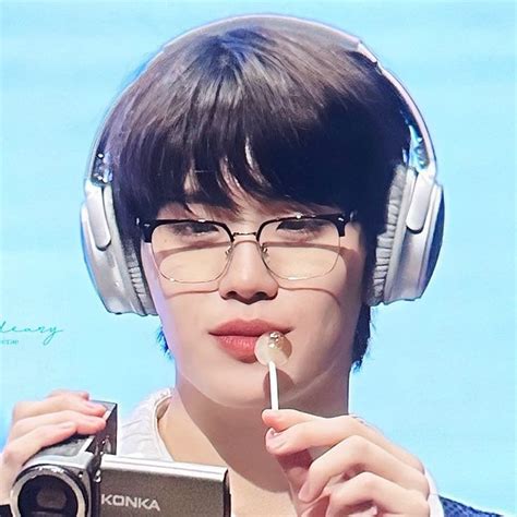 Pin By Ella B On Doobie Doodie Doo Hanbin Emo Bands Kpop