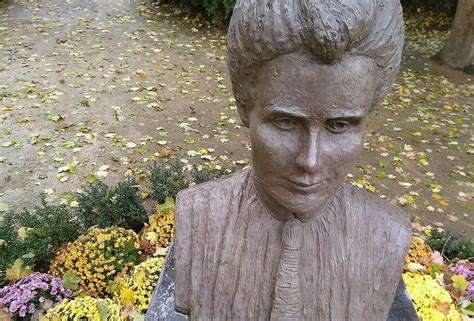 Edith Cavell Nurse Spy And Martyr Of Wwi