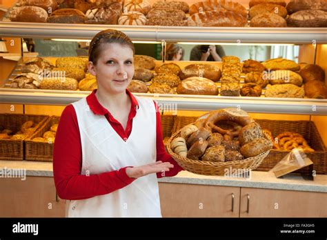 Saleswoman bakery hi-res stock photography and images - Alamy
