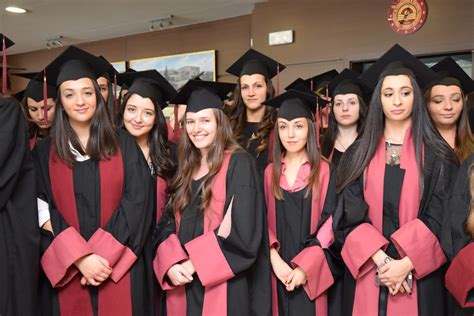 УНСС Дипломираха се бакалаврите и магистрите от катедра „Икономика на туризма“