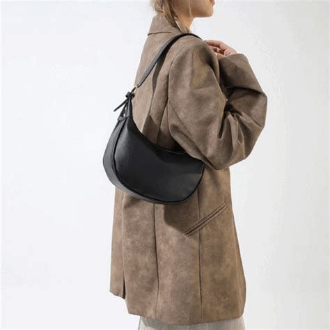 당일출고🚀 11할인 투웨이 가죽 반달 데일리 패션 크로스백 And 숄더백 에이블리