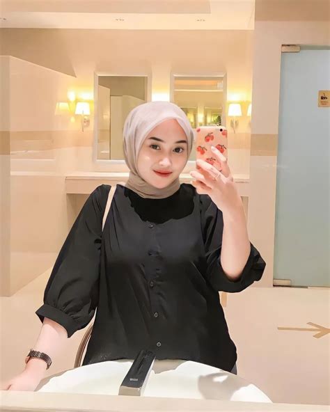 Pap cewek cantik | Gaya hijab, Model pakaian, Pakaian perjalanan