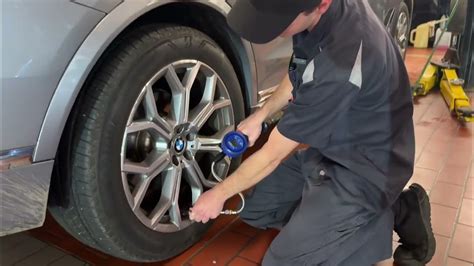 How to Put Air in Your Tires & Reset Your Tire Pressure - YouTube