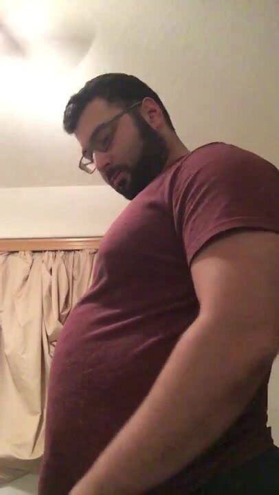 Thick Man Flexing ThisVid