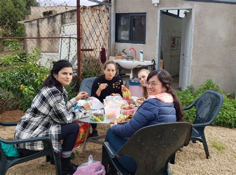 תמר ארבל אלישע ציור חופשי בנימינה גבעת עדה