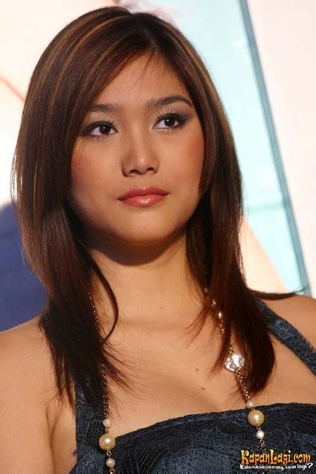 Foto Hot Artis Cantik Indonesia Dominique Agisca Diyose Cafe Asik