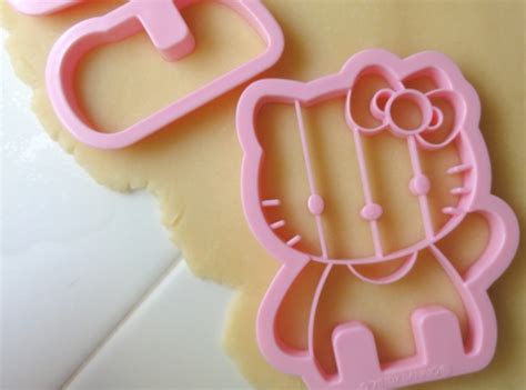Hello Kitty Dough