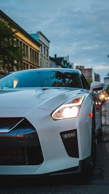 4k 바탕화면 Pc의 벽지 가로등 건물 고급 승용차 고급 자동차 고성능 고성능 차 고속도로 교통 대도시 도로 도시 거리 도시 생활 도시 풍경