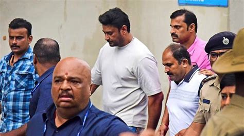 Actor Darshans Wife Vijayalakshmi Appears Before Police In Murder Case Filed Against Husband