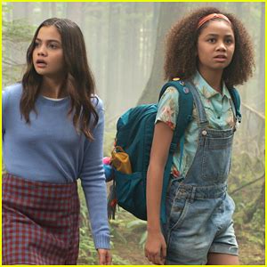 Siena Agudong And Izabela Rose Head To Magic School In New ‘upside Down