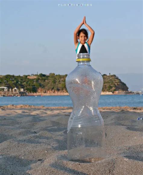 Forced Perspective Fun Pictures At The Beach