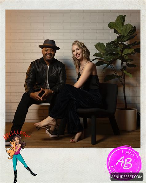 Maggie Robertson Feet Aznudefeet