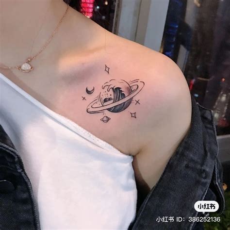 ایده تتو دخترونه🩷 Tatuajes Cuello Tatuajes Femeninos Para La