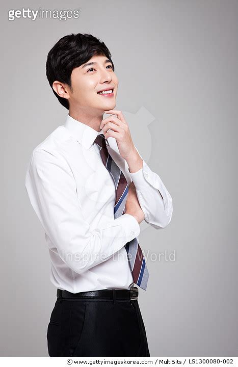 Ls1300080 002 게티이미지코리아 정장입은 비즈니스 남성 Rights Managed 이미지