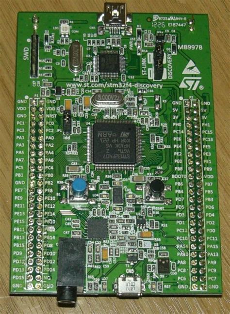 Микроконтроллеры STM32F4 Discovery