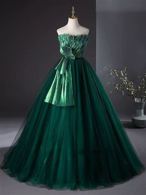 Gothic Emerald Green Ball Gown With Luminous Pleated Accents Green