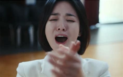 송혜교 복수극 대박… 8000억 벌어놓고 나몰라라 ‘뭇매