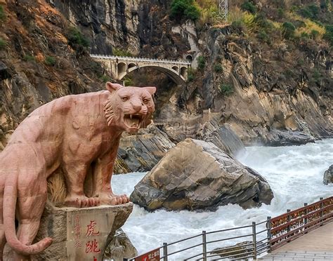 雲南香格里拉虎跳峽風光圖片素材 圖片尺寸3789 × 2976px 高清圖案501150909