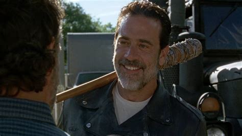 The Walking Deads Jeffrey Dean Morgan Wins At Mtv Awards