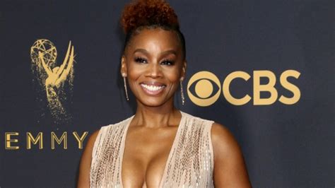 Anika Noni Rose No Elenco Principal De Maid Séries Da Tv