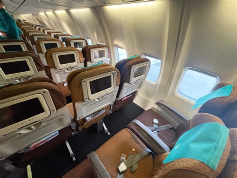 Review Garuda Indonesia Economy Class 737 Yia Cgk