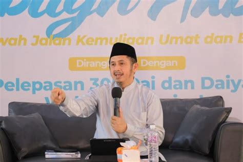 Ustadz Zaitun Rasmin Wahdah Melahirkan Dai Profesional Dan Sekaligus Profesional Yang Dai