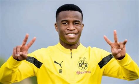 Youssoufa Moukoko Acusado De Falsificar Su Edad Revelaciones Impactantes Sacuden El Fútbol