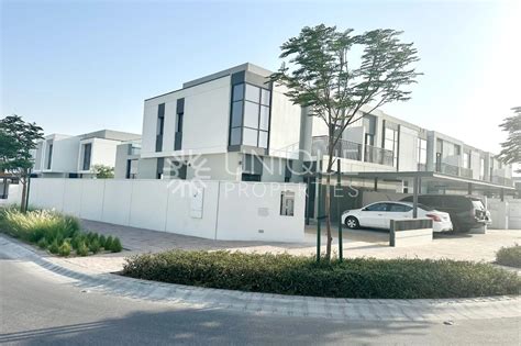 Corner Internal Single Row Huge Plot Dubai Real Estate Agency Buy Sell Or Rent Dubai