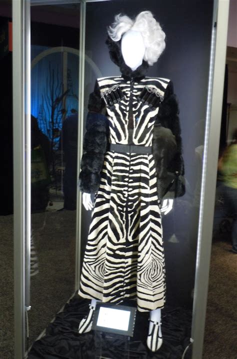 Glenn Close Cruella De Vil Costumes From 101 And 102 Dalmatians
