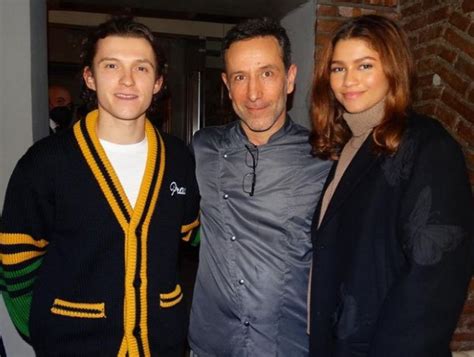 Zendaya Visibly Thrilled To Dine Out In Rome With Tom Holland Source