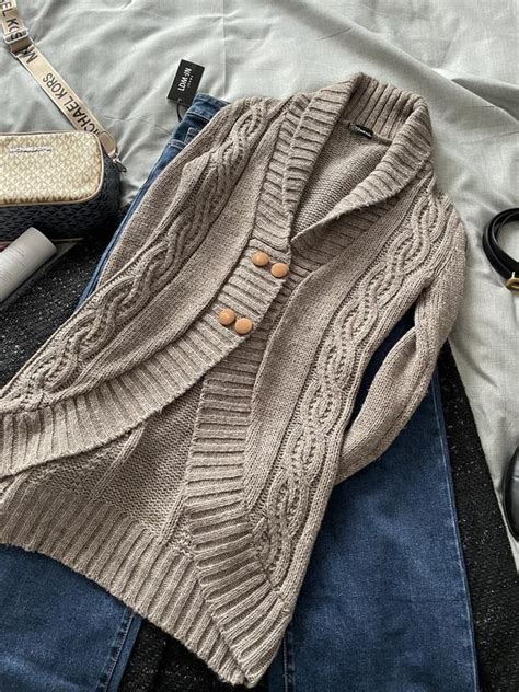 Кардиган — ціна 70 грн у каталозі Кардигани Купити жіночі речі за доступною ціною на Шафі