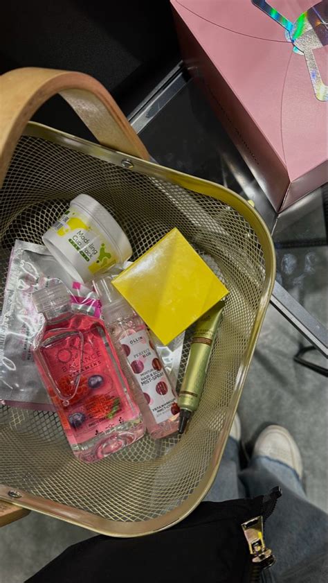 Пин от пользователя Simone René на доске Beautytipsandideas Средства для кожи Предметы макияжа