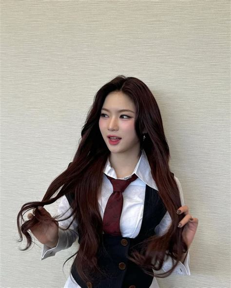 셀카 찍는 스테이시 아이사 미모 방송 연예 꾸르